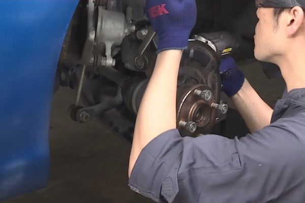 How to replace a Wheel Bearing with magnetic encoder for ABS cars | NSK ...